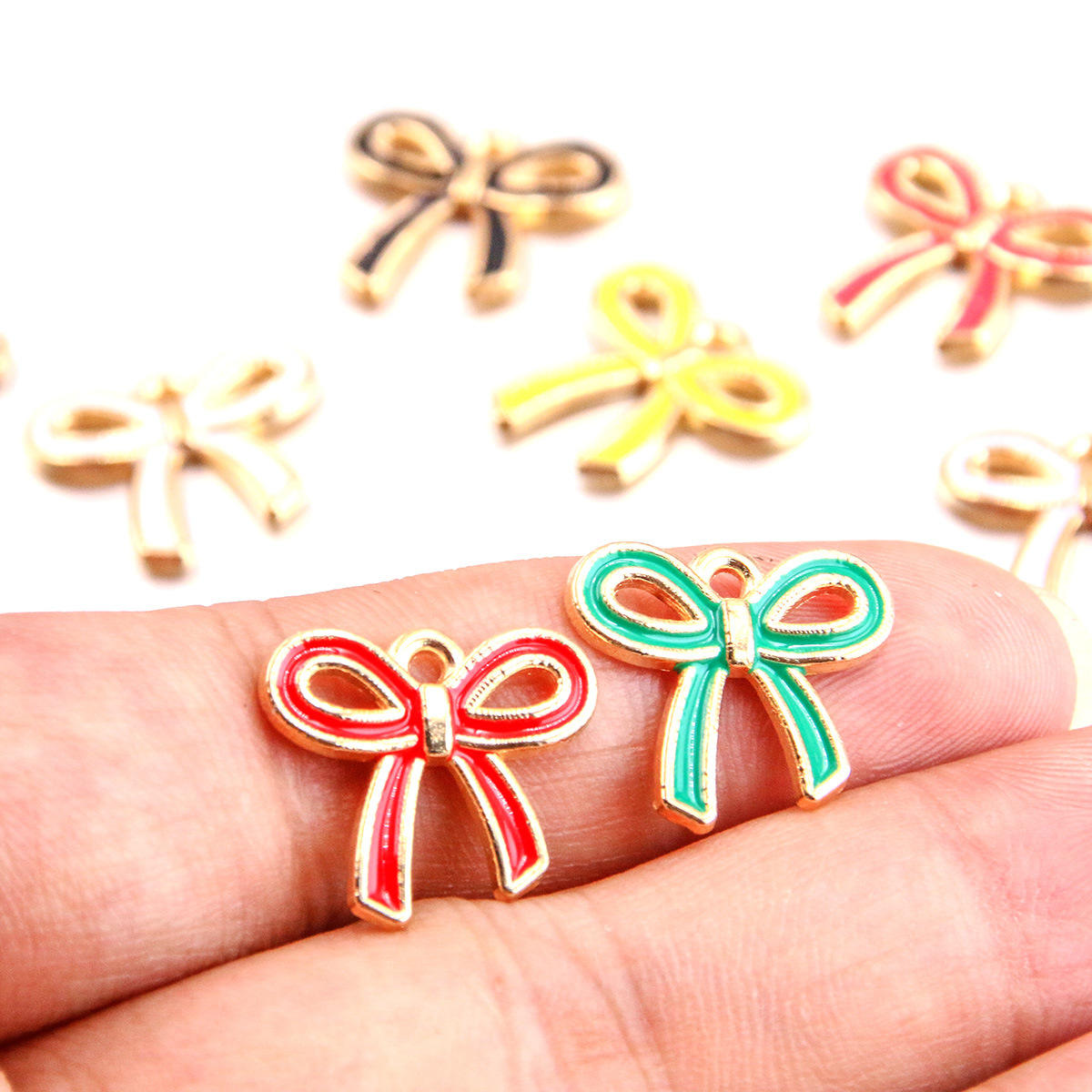 How to Choose Jewelry Flat Caps & Brass Charms for DIY Jewelry Making