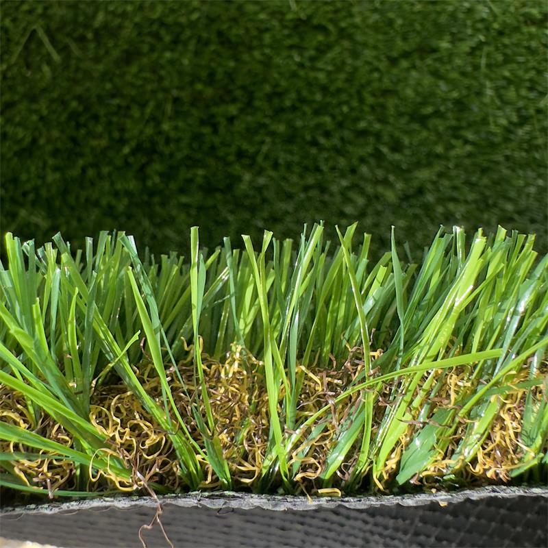 How to Choose Indoor Grass: Top Features and Buying Tips