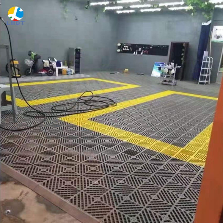 Modern PP Plastic Decking - Durable & Waterproof Flooring
