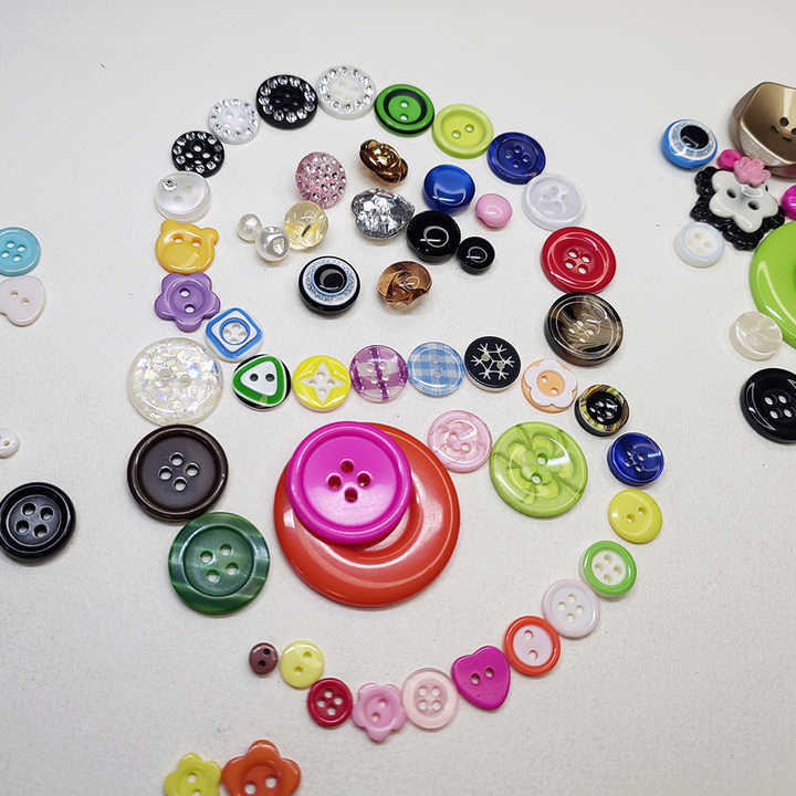 Resin Flatback 4-holes Buttons For Crafts & Diy - Oem Available