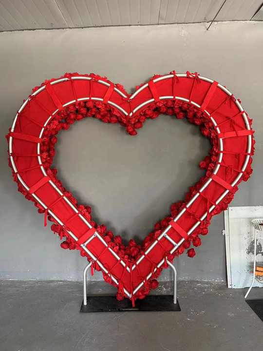 Artificial Red Heart-Shaped Arch for Wedding Party Decor