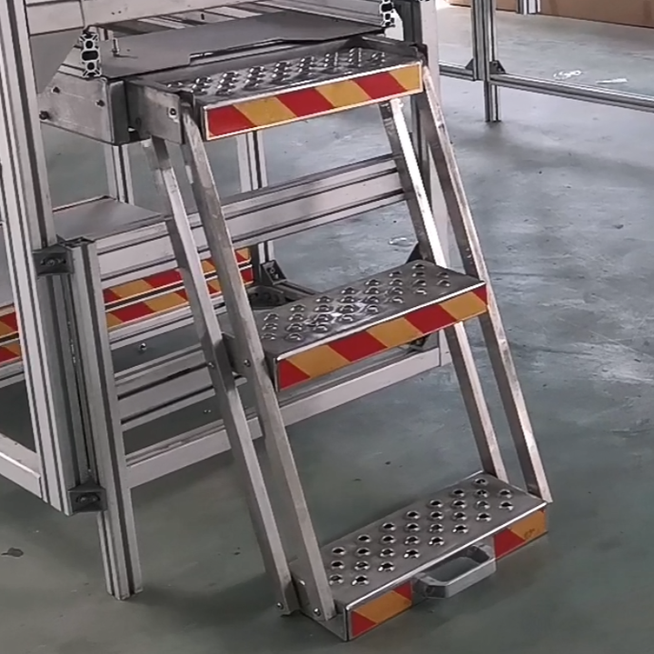 Customized 6x4 Drive Wheel Pull-out Ladder for Rescue Vehicle Direct ...