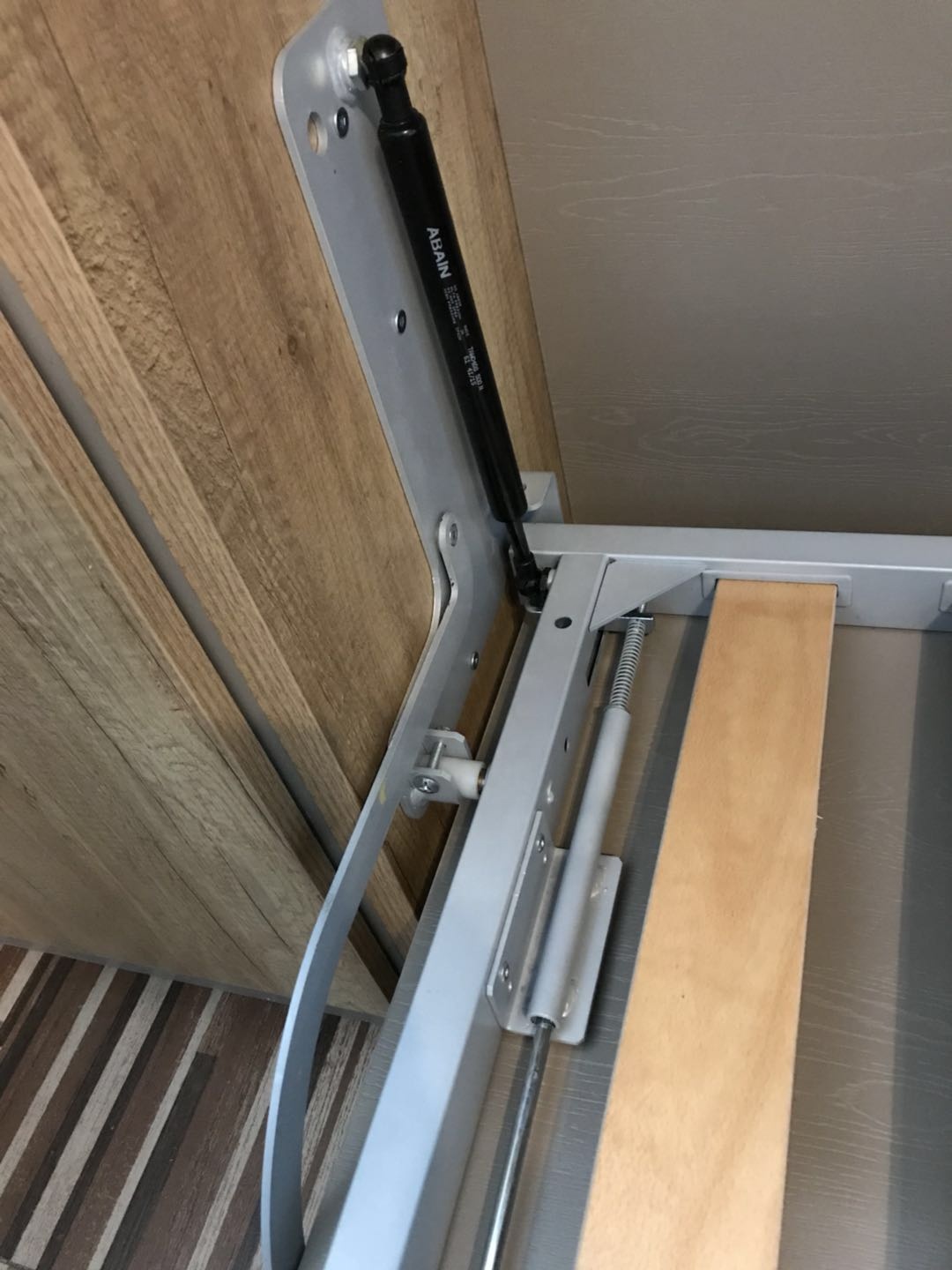 Mechanism Hinges for Wall Bed - Gas Spring Support