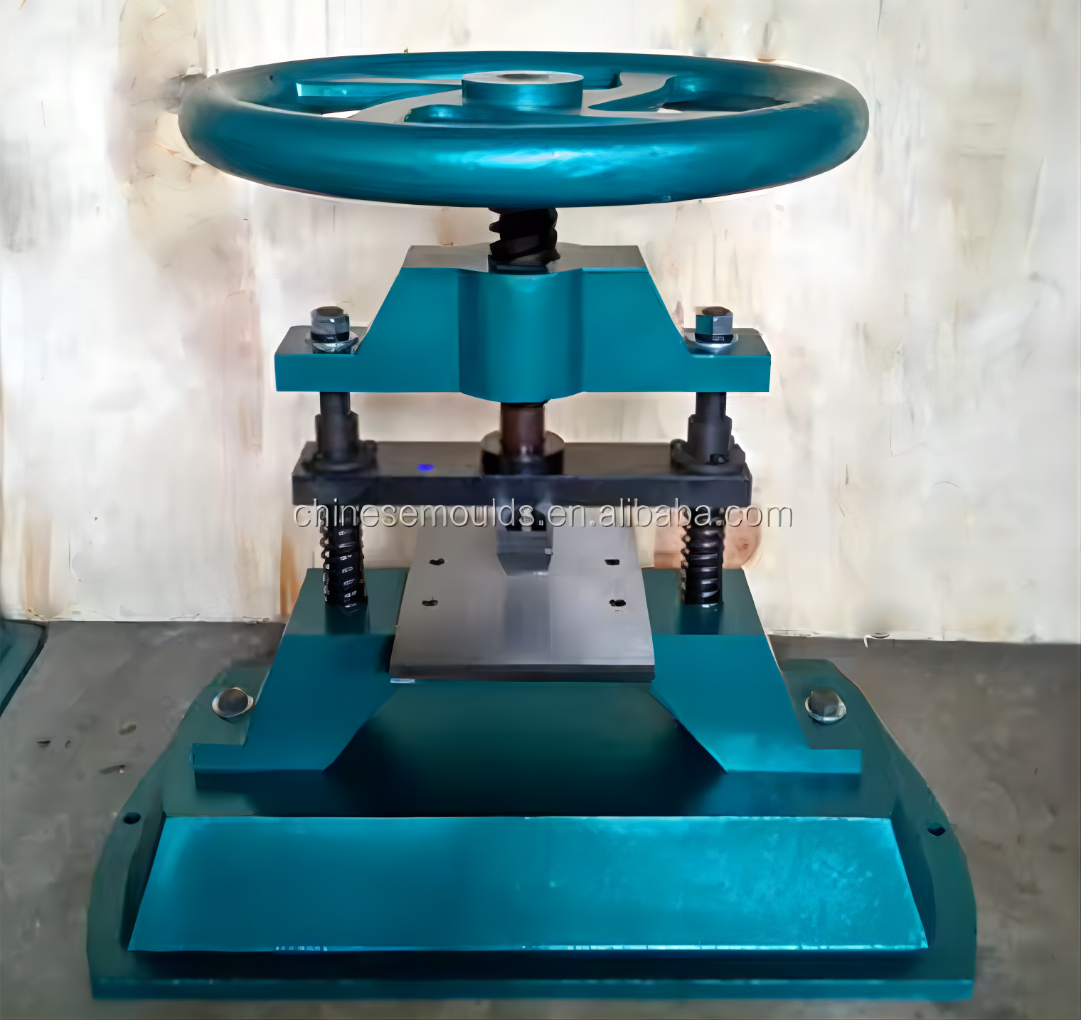 How to Choose a Manual Leather Die Cutting Machine: Buying Guide
