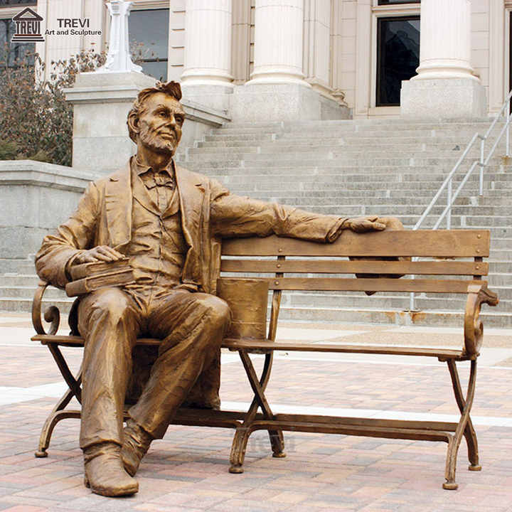 Abraham Lincoln Sitting Statue