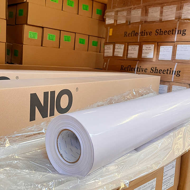 Chinese Manufacturer 140g PVC Printable Vinyl Roll Poster Material ...