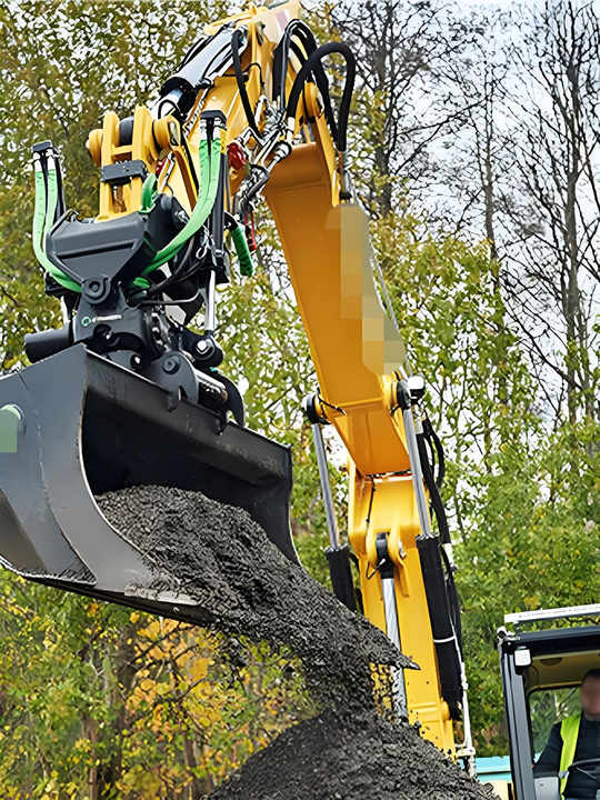 Excavator Hydraulic Wrist 360 Degree Rotation Bucket 45 Degree Left and ...