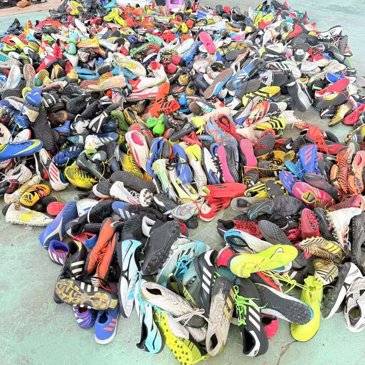 How to Choose the Best Second Hand Football Shoes: A Complete Buying Guide