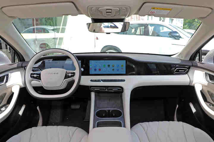 Deposit Fully Stocked Roewe D7 DMH 2024 125KM Beyond Edition Cheap New ...