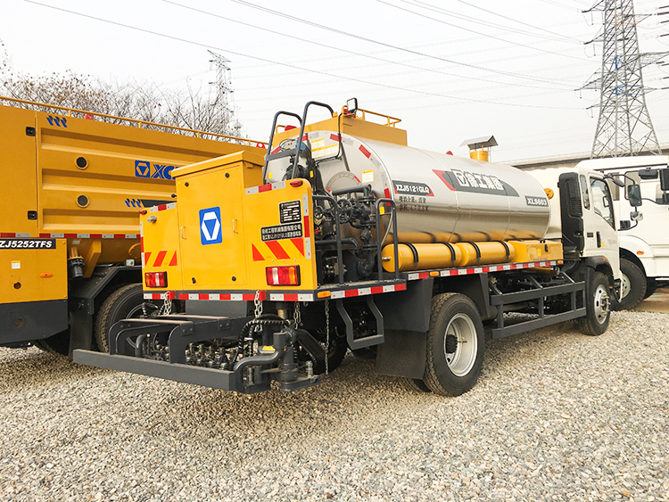 Xcmg Factory Xls603 Asphalt Sealing Sprayer 6m3 Bitumen Sprayer Truck ...