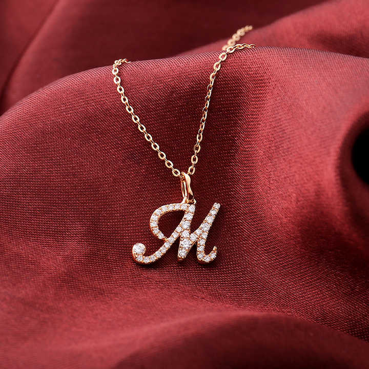 2021 American Jewelry Fancy Letter Shaped Pendant in 18K Gold Women Men Diamond Letter M Pendant