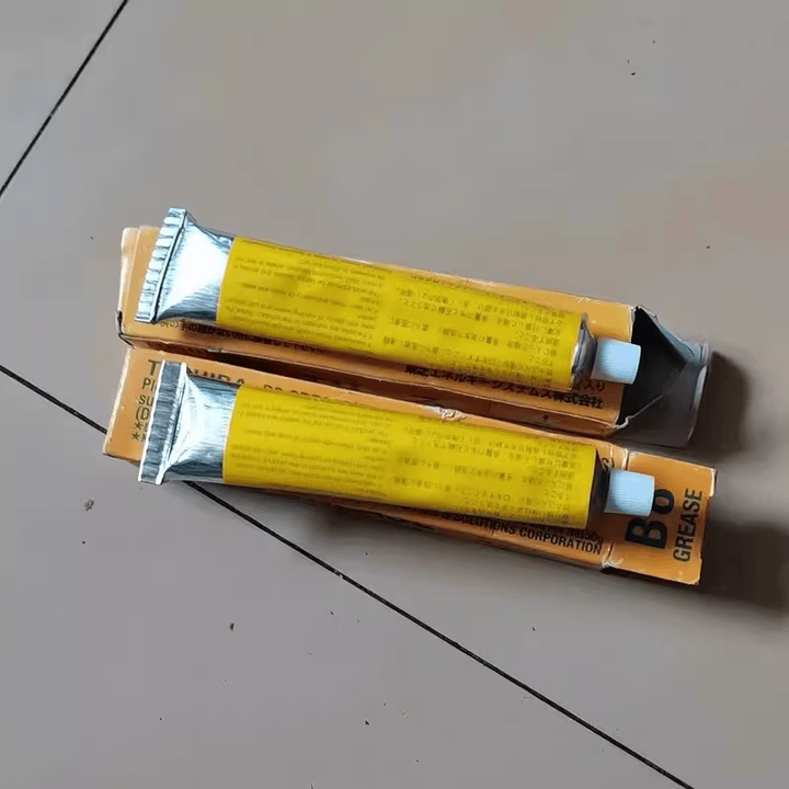 Toshiba High-Performance Conductive Paste - Industrial Lubricant