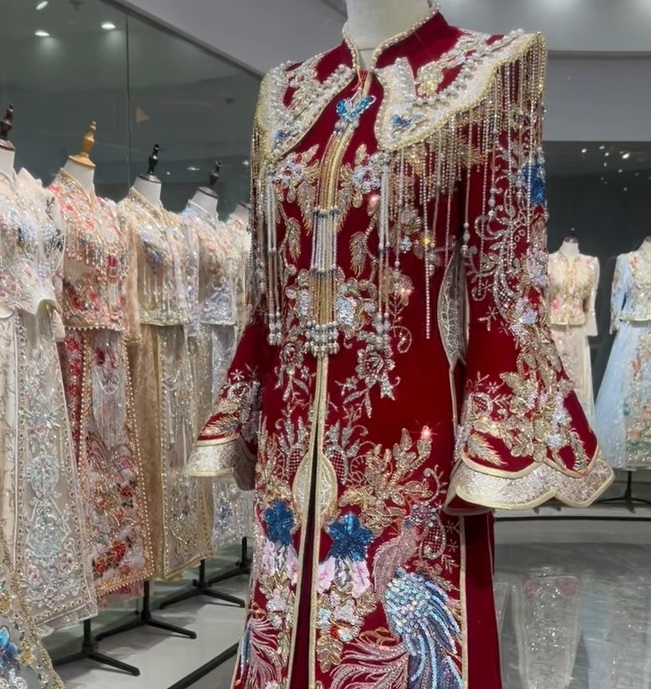 Bridal Cheongsam - 2025 Elegant Backless Wedding Dress