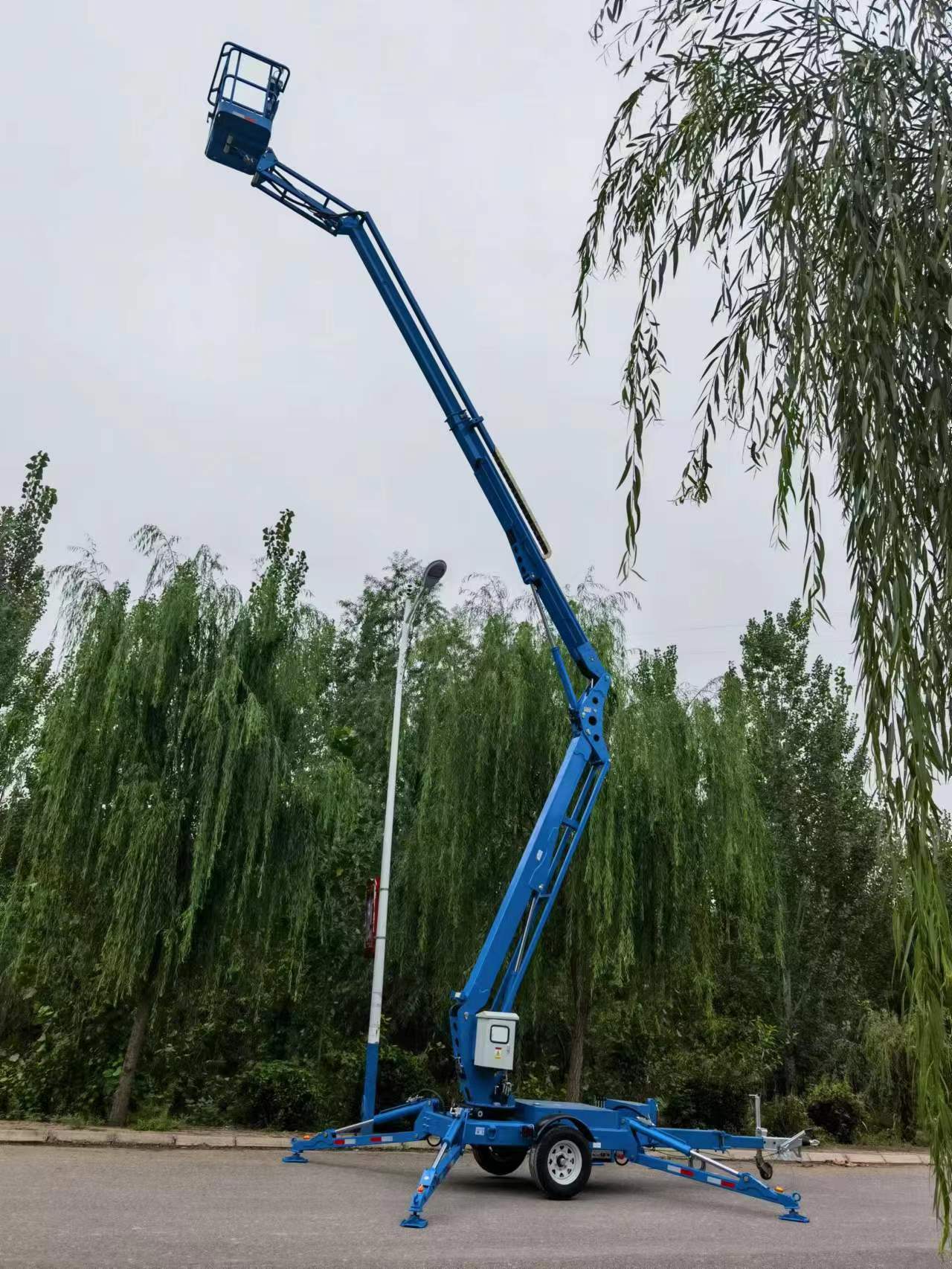 How to Choose the Best Spider Cherry Picker for Your Needs