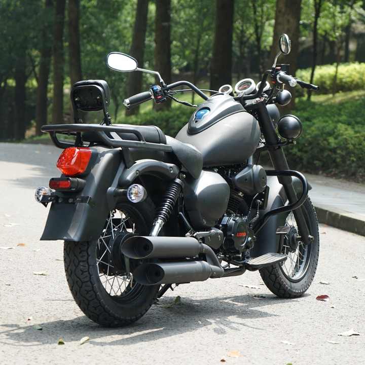 300cc Chopper Motorcycle - Vintage Style & Water Cooling