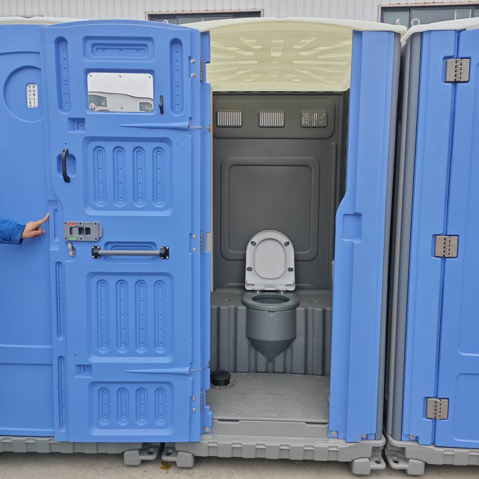 Luxury Portable Toilet with Flushable System and Sink for Upscale ...