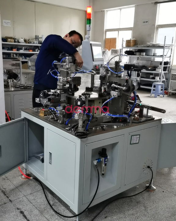 China Supplier American-Type Stainless Steel Hose Clamp Making Machine ...