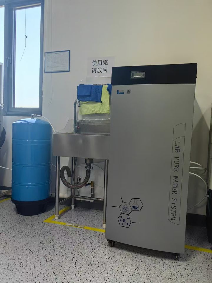 Laboratory Smart Deionized Water Purification System with Continuous ...