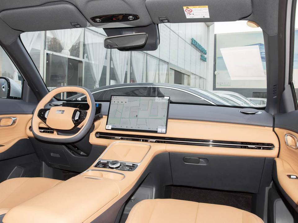 Geely Galaxy Starship 7 Em-I 55km Sailing Edition - Plug-in Hybrid SUV