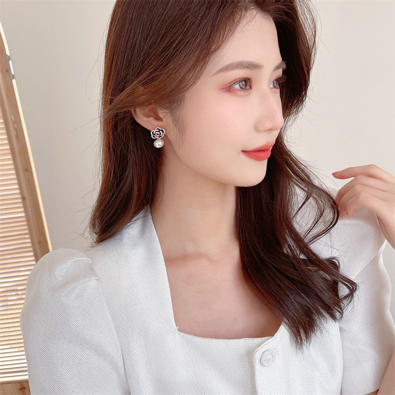 How to Choose Elegant Earrings for Wedding: A Complete Buying Guide