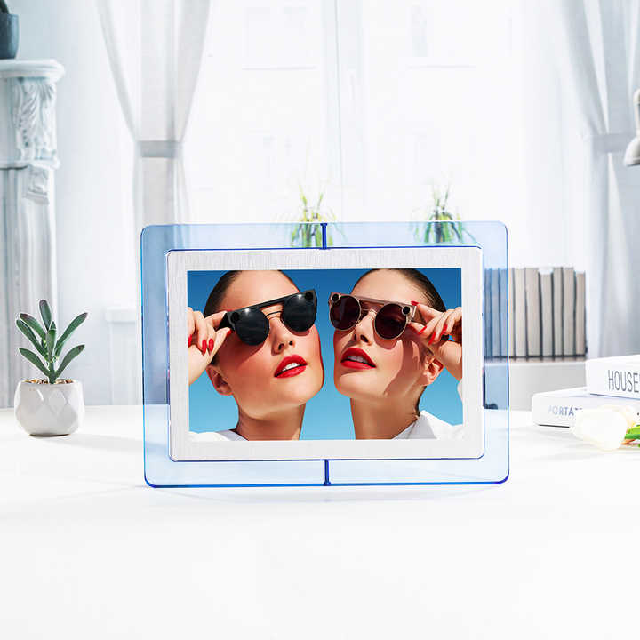 7 Inch IPS Screen Digital Photo Frame with Rechargeable Battery 4 GB ...