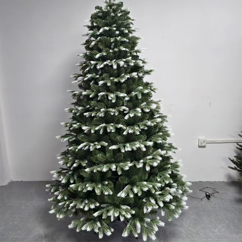 How to Choose the Best Wide Christmas Tree for Your Home