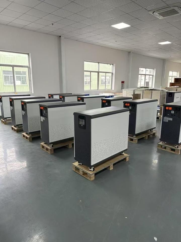 50kWh Mobile LiFePO4 Energy Storage Cabinet 51.2V 1000Ah Battery with ...