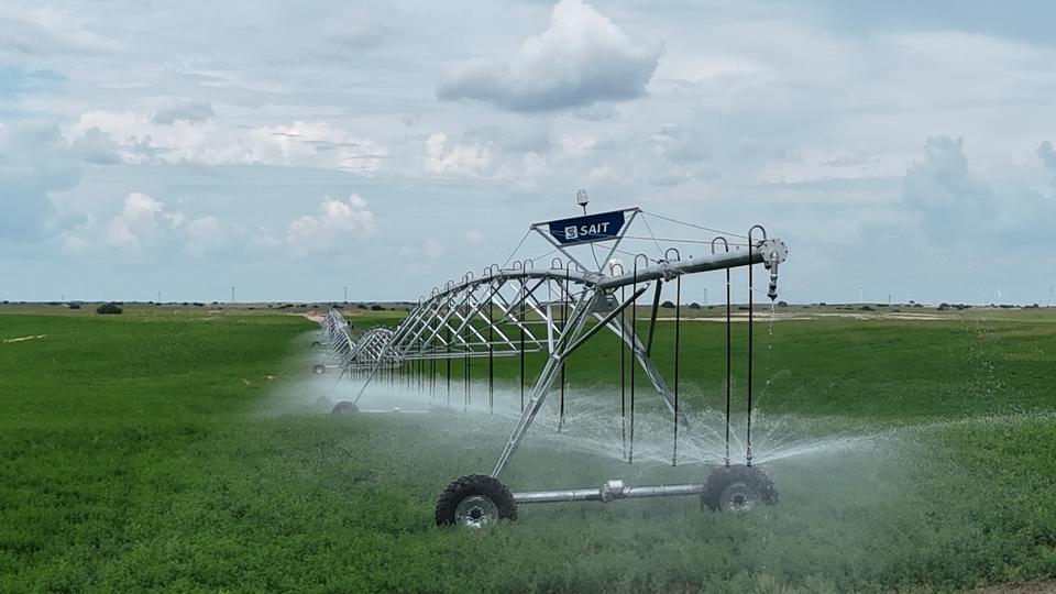 Center Pivot Irrigation System Sprinkler Machinery IOT Connectivity ...