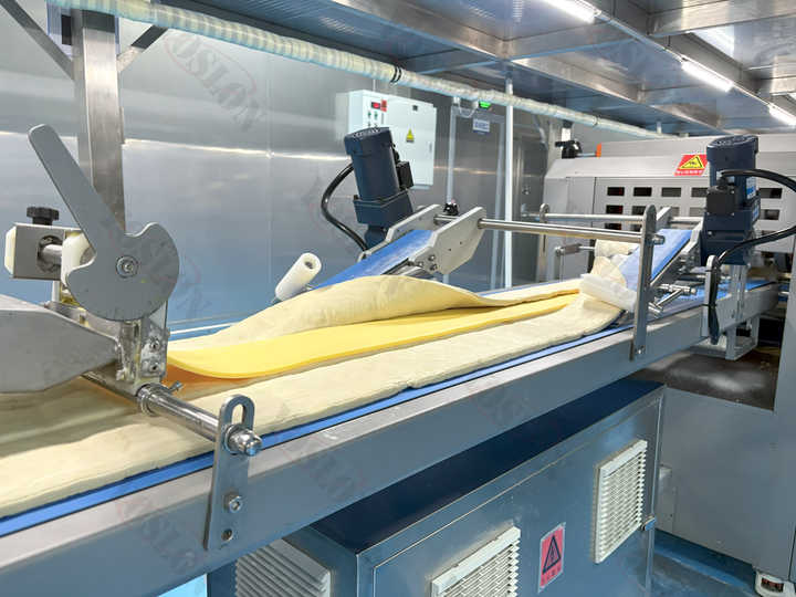 YOSLON Bakery Full Automatic Croissant Making Machine