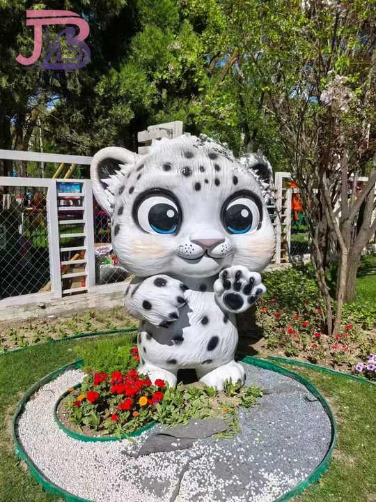 Outdoor Large Resin Statues Park Decorations Cute Lifelike Cartoon ...
