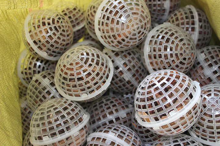 Random Tower Polypropylene Suspended Filter Media PP Floating Cage Bio ...
