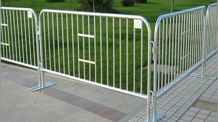 Barrier Grid Fencing Mesh Traffic Barrier Fence/Iron Horse Guardrail ...
