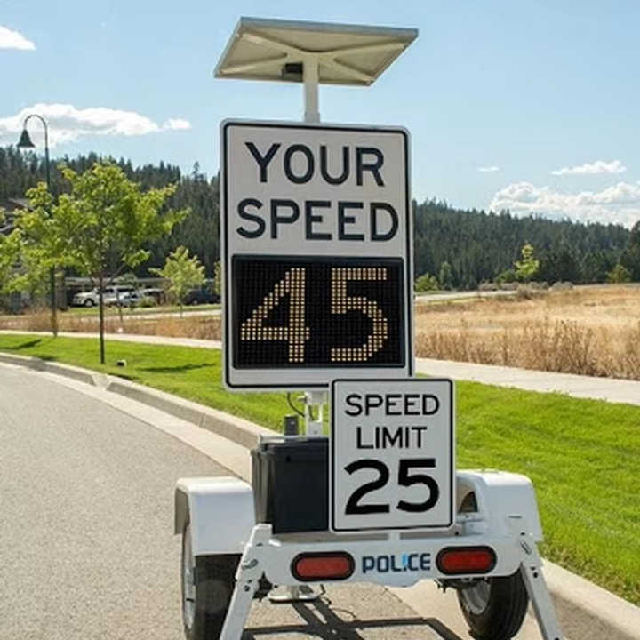 Solar Tech Movable Solar Powered Radar Speed Sign with Trailer