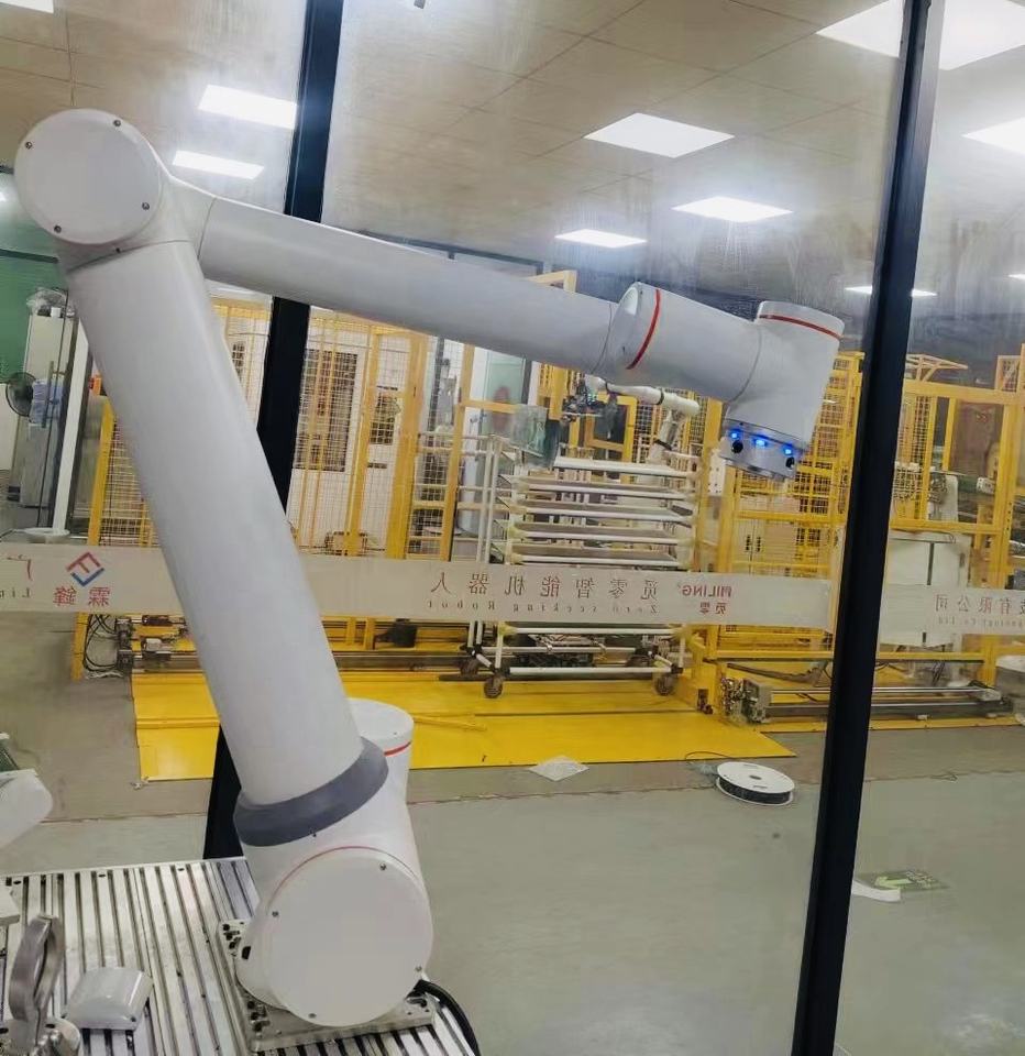 Cobot Pick and Place - 20kg, 6 Axis, IP54, 1868mm Reach