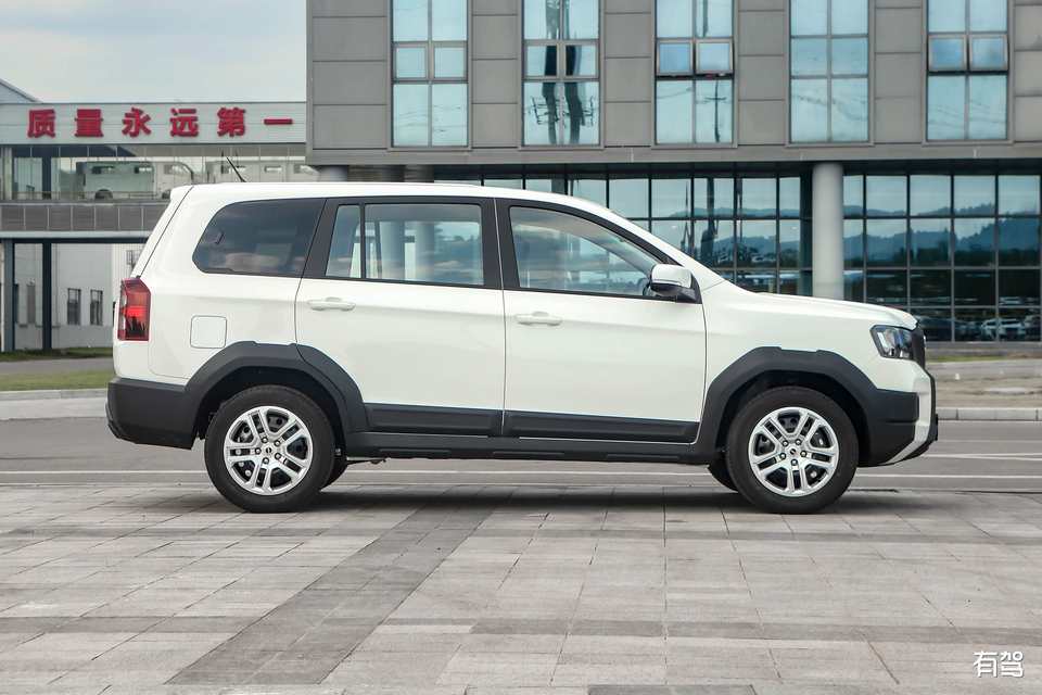 2026 Gasoline SWM Big Tiger G03 SUV - 7-Seater Petrol Car