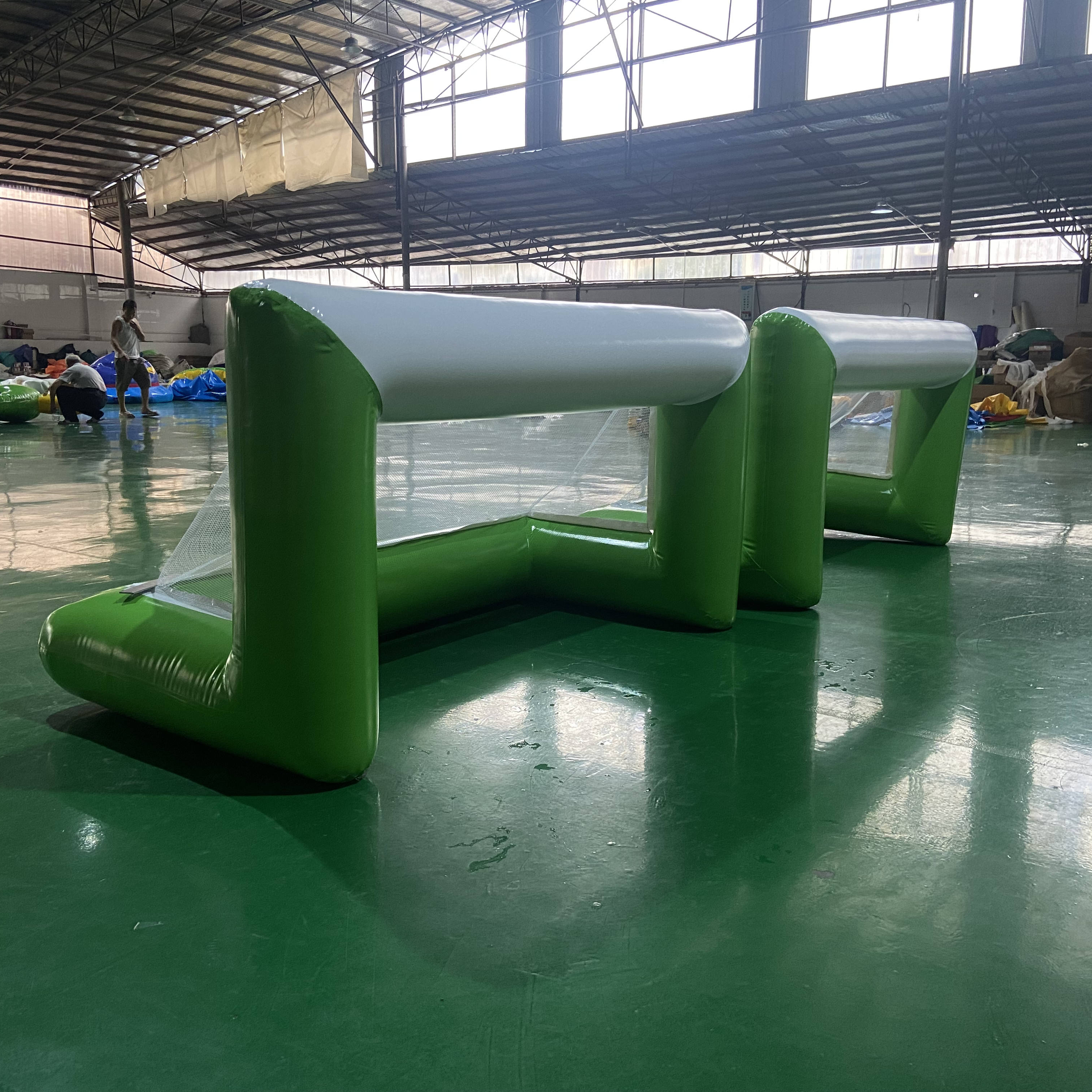 How to Choose the Best Inflatable Water Polo Goal: Buying Guide