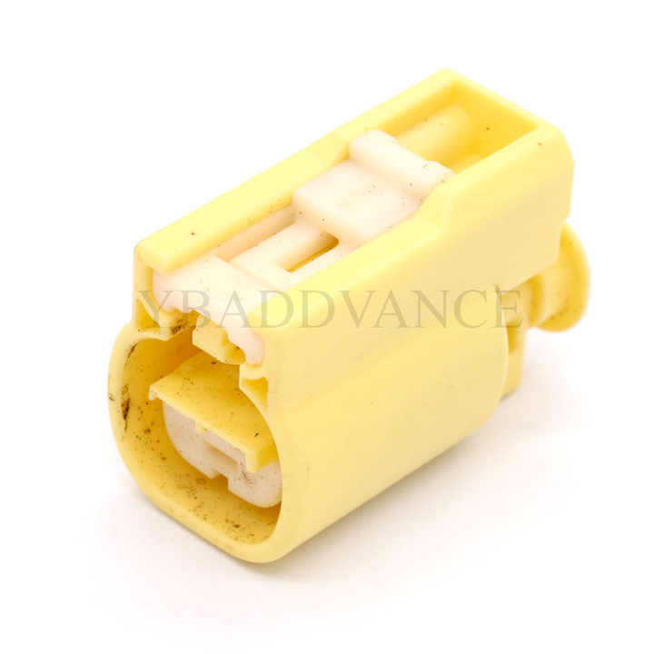 90980-11864 82821-33170 - Reliable Female Connector for Toyota C-HR