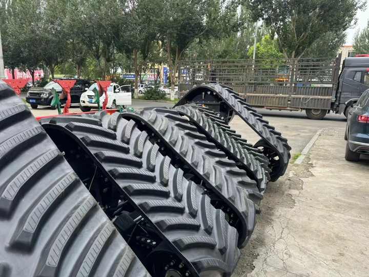 Agri-Soil-Friendly Triangular Rubber Tracked Chassis Used for ...