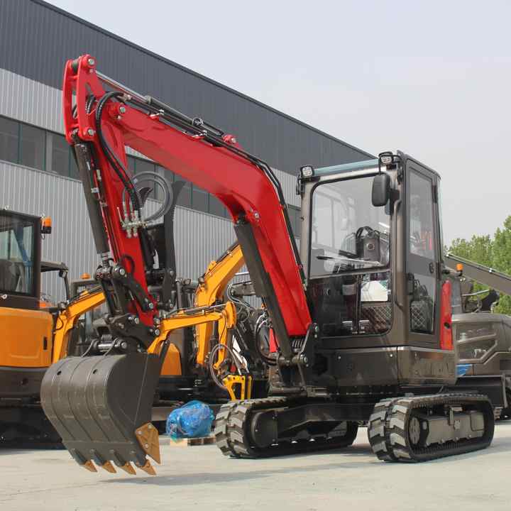 4 Ton Mini Excavator A/C Cabin Comfortable Space Hydraulic Controls ...