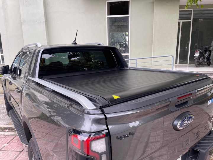 4X4 Picup Accessories Hard Aluminum Roller Lid Shutter Trunk Bed Cover ...