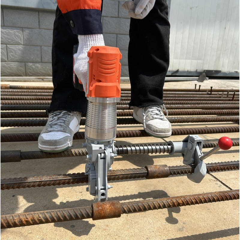 BOC8-32 Handheld Scaffold Adjustable Spanner - 900W Electric