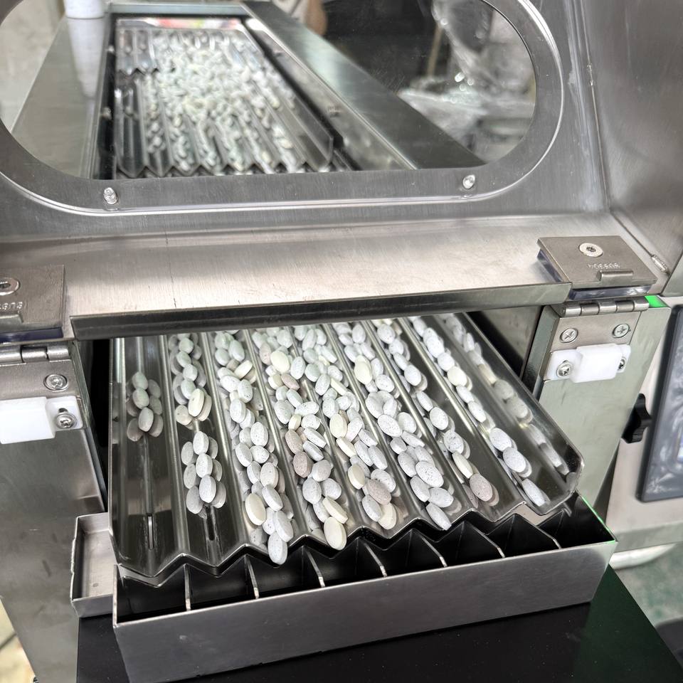 8 Lane Counting Chewing Gum Packaging Machine 8 Channel Chewing Gum ...