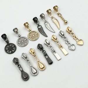 Personalize Your Handbags with Custom Zipper Pulls