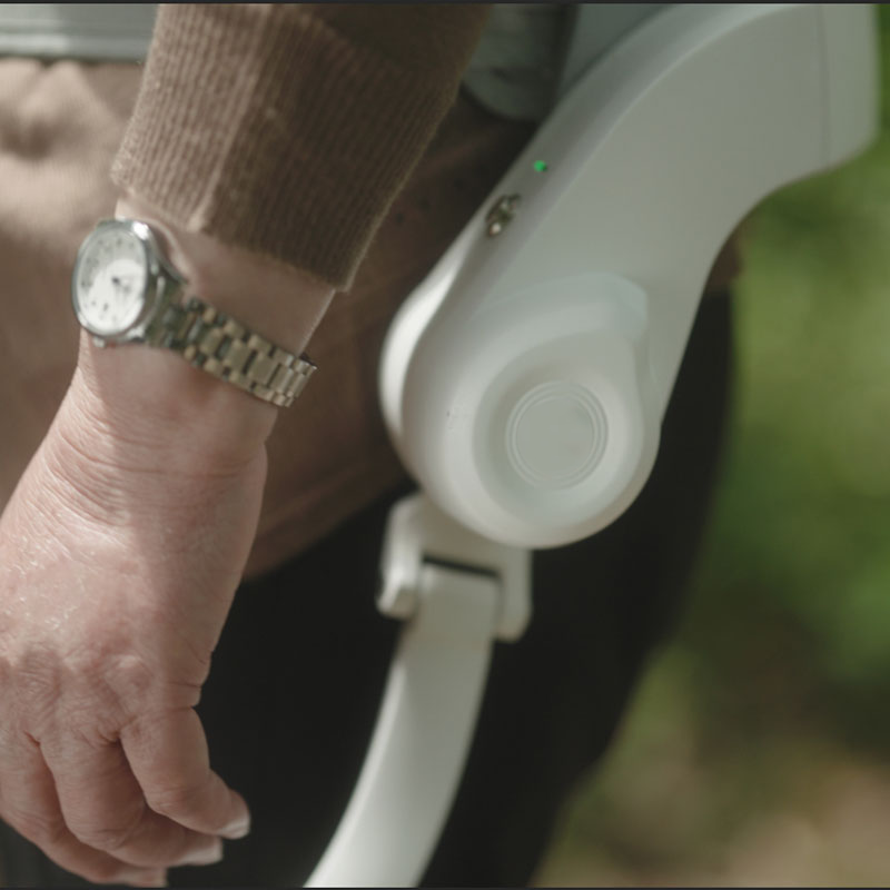 Lightweight Robotic Exoskeleton with a Quick On/Off System Leg ...