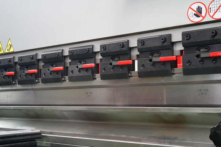 MYT Automatic Electric DA53T System Press Brake CNC Hydraulic Machine Sheet Metal Bending ...