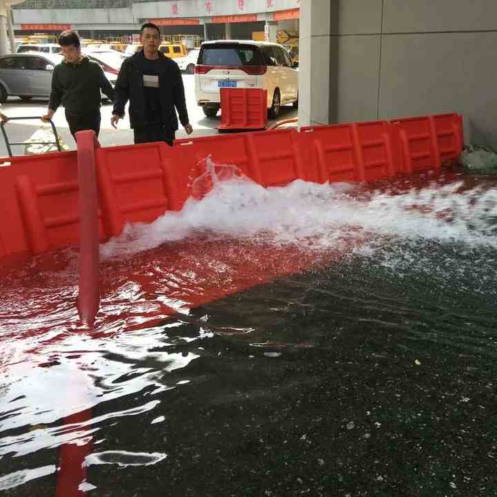 High Quality Freestanding Temporary Flood Barrier System