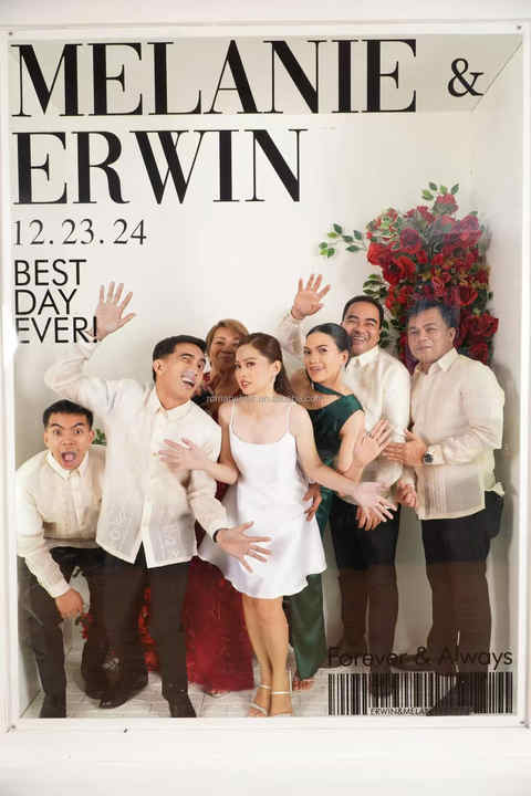Custom Magazine Photo Booth Backdrop for Weddings & Parties - OEM