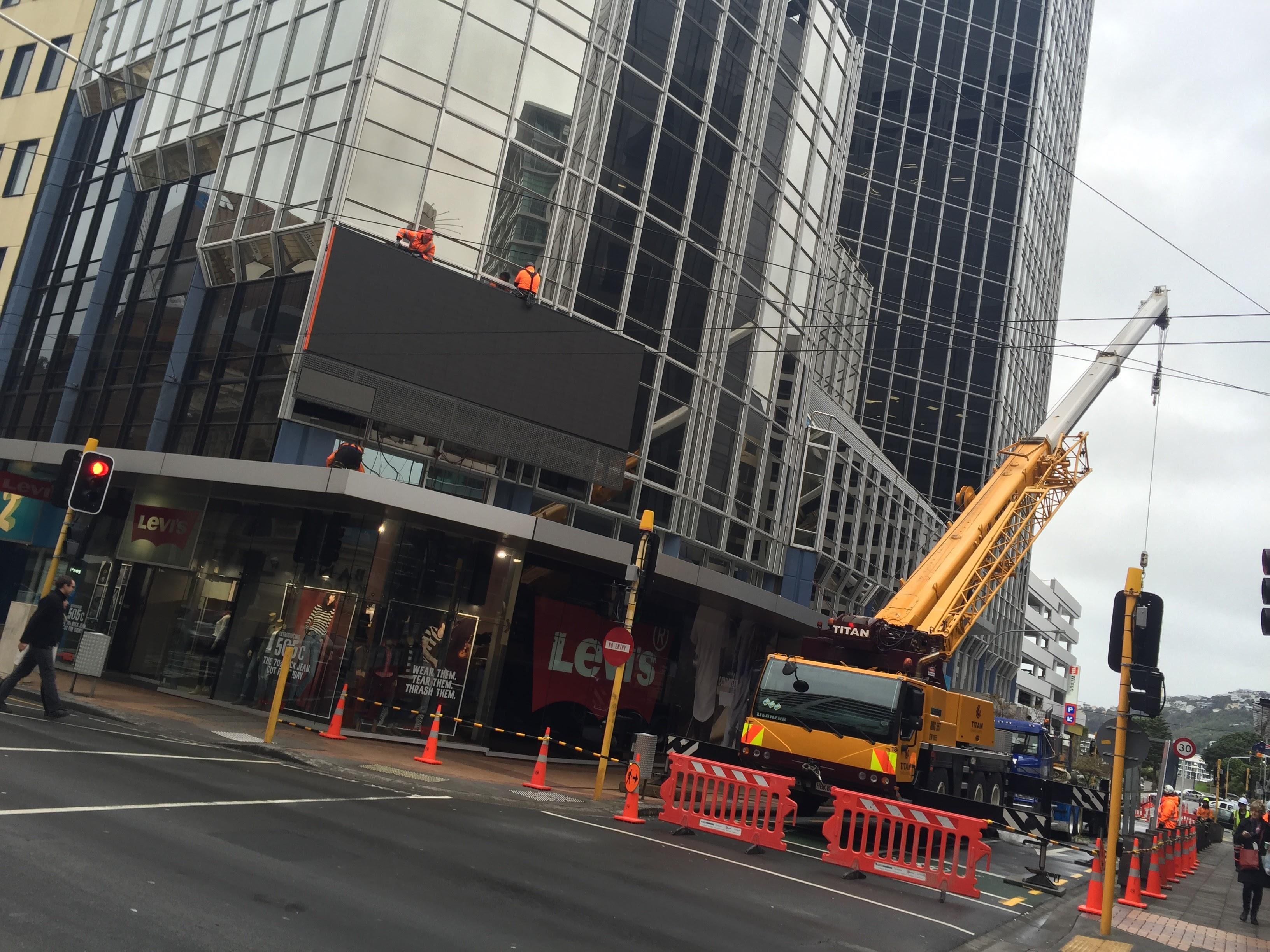 İşletmenizi Son Teknoloji elektronik reklam panolarının fiyatı ...