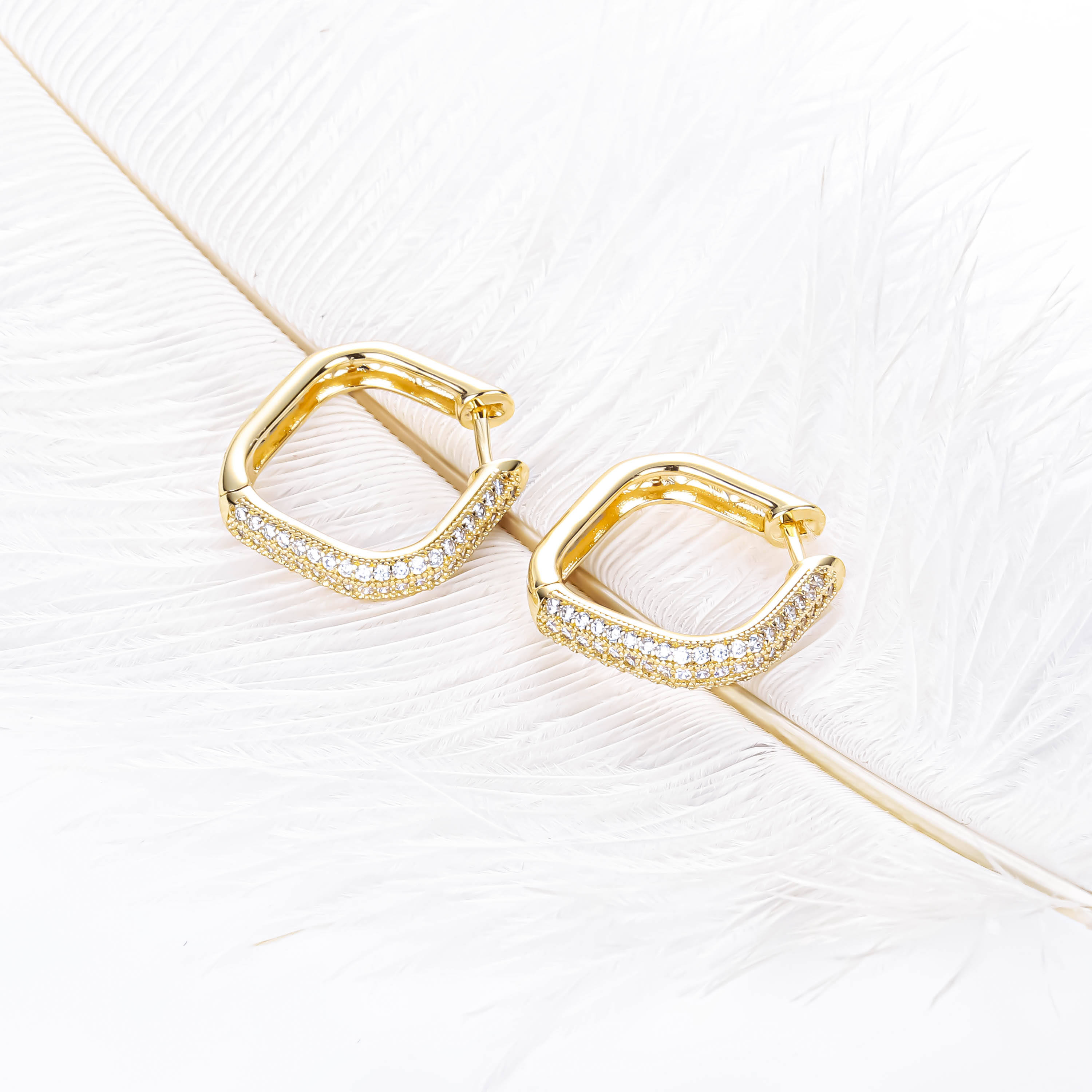 How to Choose Big 18K Gold Plated Hoop Earrings: Ultimate Buying Guide