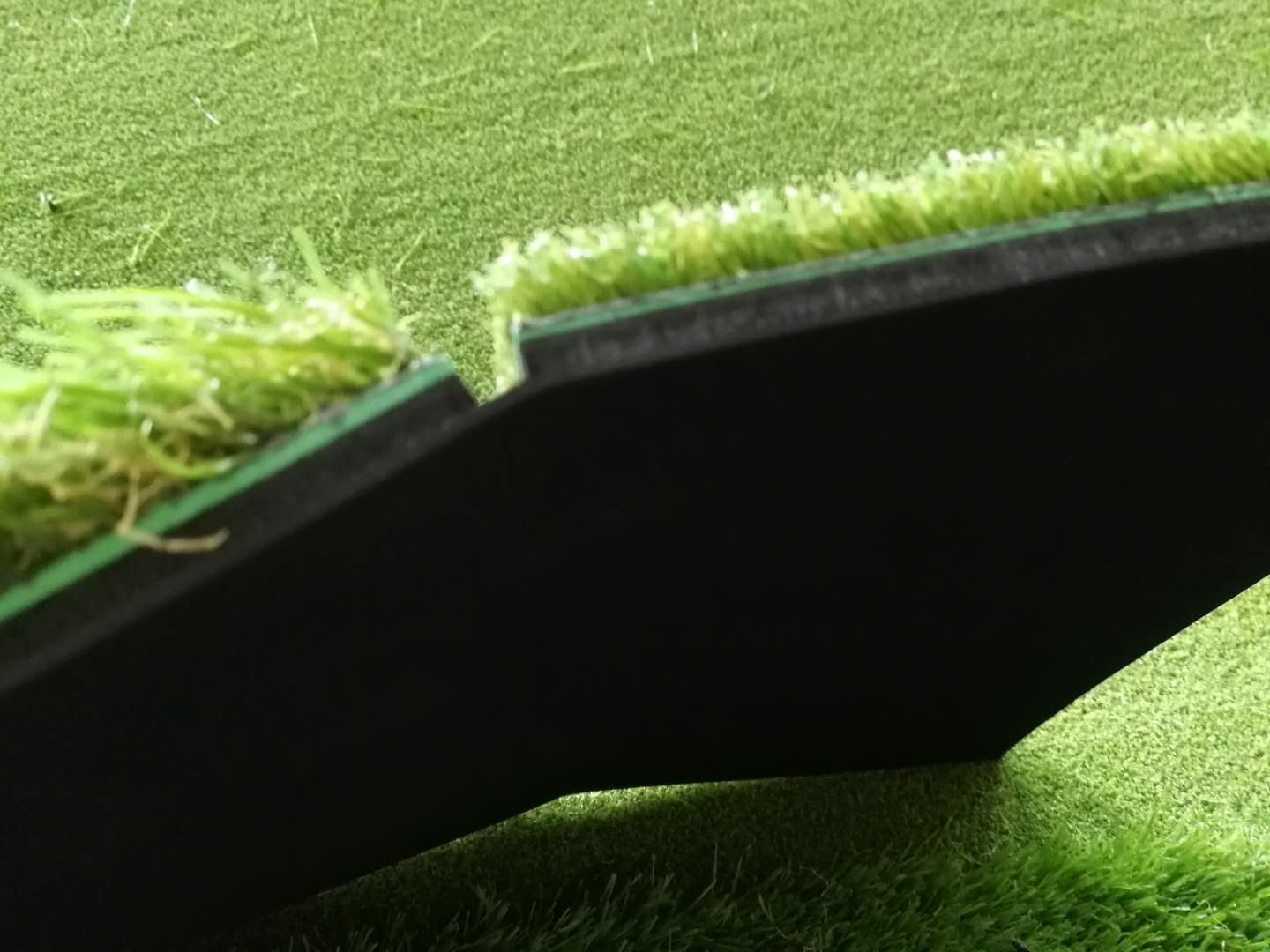 How to Choose the Best Artificial Grass Golf Putting Green for Your Home